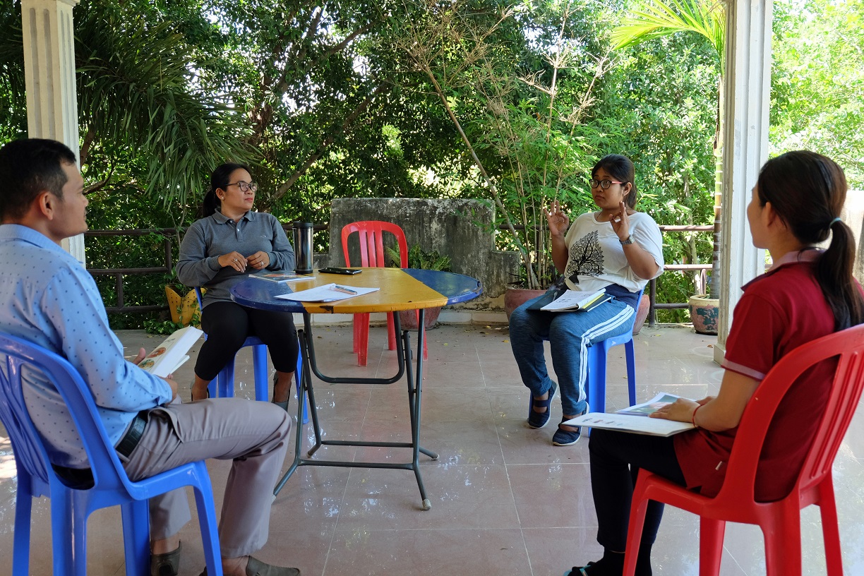 Basic Education Staff Meets in Phnom Penh – Deaf Development Programme
